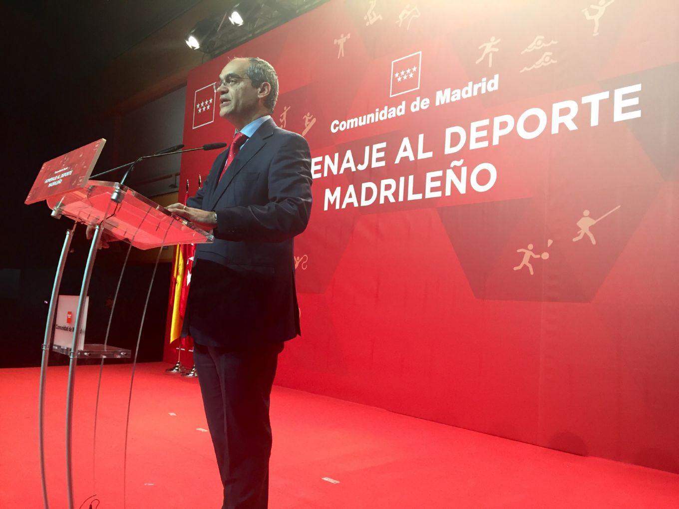 César Neira, galardonado por sus éxitos logrados durante la temporada ...