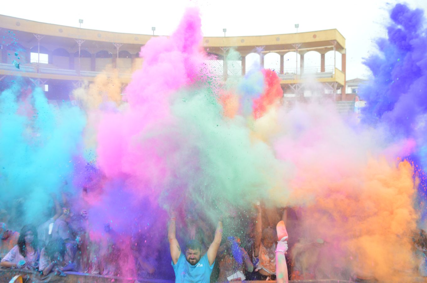 Más de 1.000 participantes en la carrera de colores Holi 5K de San ...